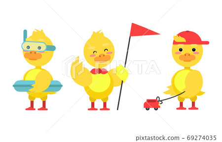 Funny Yellow Duckling Holding Flag and Swimming... - Stock Illustration [69274035] - PIXTA