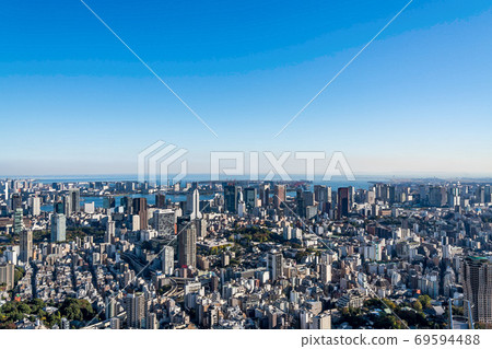 [Tokyo] Refreshing and clear city scenery - Stock Illustration ...