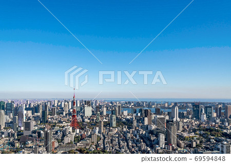 [Tokyo] Refreshing and clear cityscape - Stock Illustration [69594848 ...