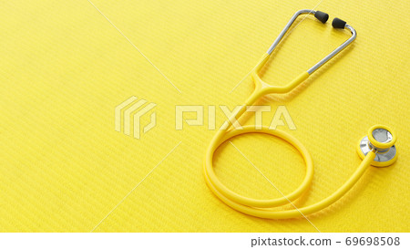Yellow doctor stethoscope - Stock Illustration [69698508] - PIXTA