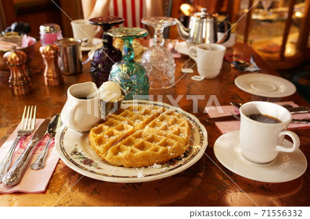 Waffle and coffee - Stock Photo [71556332] - PIXTA