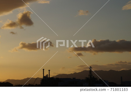 Factory in the evening sky - Stock Photo [71801183] - PIXTA