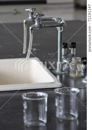 Science laboratory faucet - Stock Photo [72191147] - PIXTA