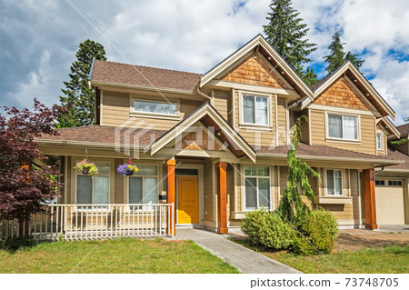 Really Nice Family Houses