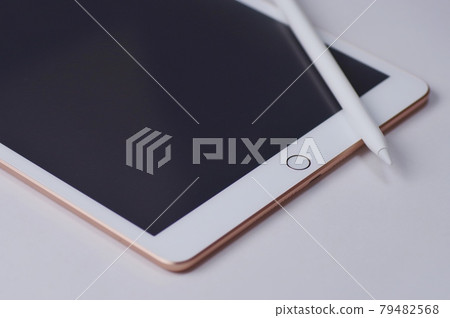 Tablet - Stock Photo [79482568] - PIXTA
