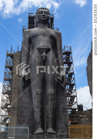 108 ft Jain Idol of Rishabhdev Bhagwan believed... - Stock Photo ...