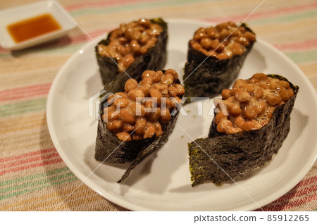 Natto sushi - Stock Photo [85912265] - PIXTA