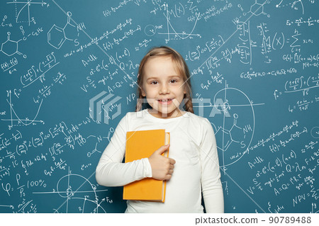 Cute Science Wallpapers Girls Cute Curiosity Little Girl Mathematics