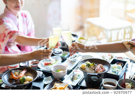 Hot spring trip Meal Women's trip - Stock Photo [92970977] - PIXTA