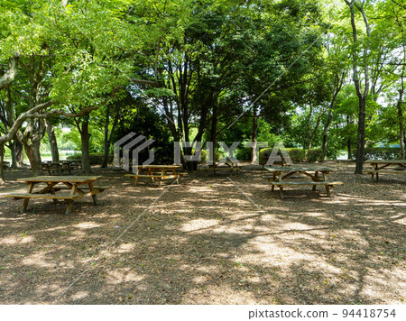Outdoor rest areas and bench tables - Stock Photo [94418754] - PIXTA