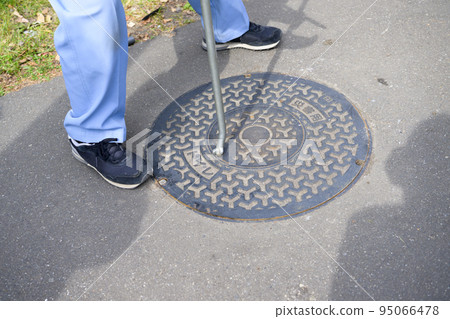 How to install a manhole toilet - Stock Photo [95066478] - PIXTA