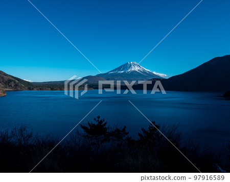 Mt.Fuji from Lake Motosu in winter December... - Stock Photo [97916589 ...