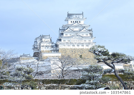 Castle Tag Snow