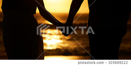 Silhouette Couple Holding Hands Drawing