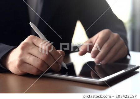 Hands using tablet computer. Concept industry....-插圖素材 [105422157 ...