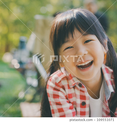 Family camping with kids - Stock Photo [109551071] - PIXTA