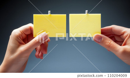 hand holding note paper - Stock Illustration [110204009] - PIXTA