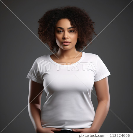 Plus Sizer model t-shirt mock up-插圖素材 [112224606] - PIXTA圖庫