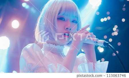 Idol singing on stage - Stock Illustration [113063746] - PIXTA
