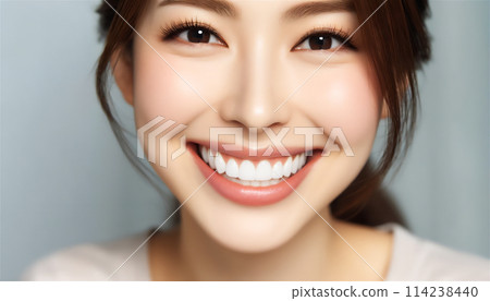 Smiling Japanese woman showing white teeth - Stock Illustration ...